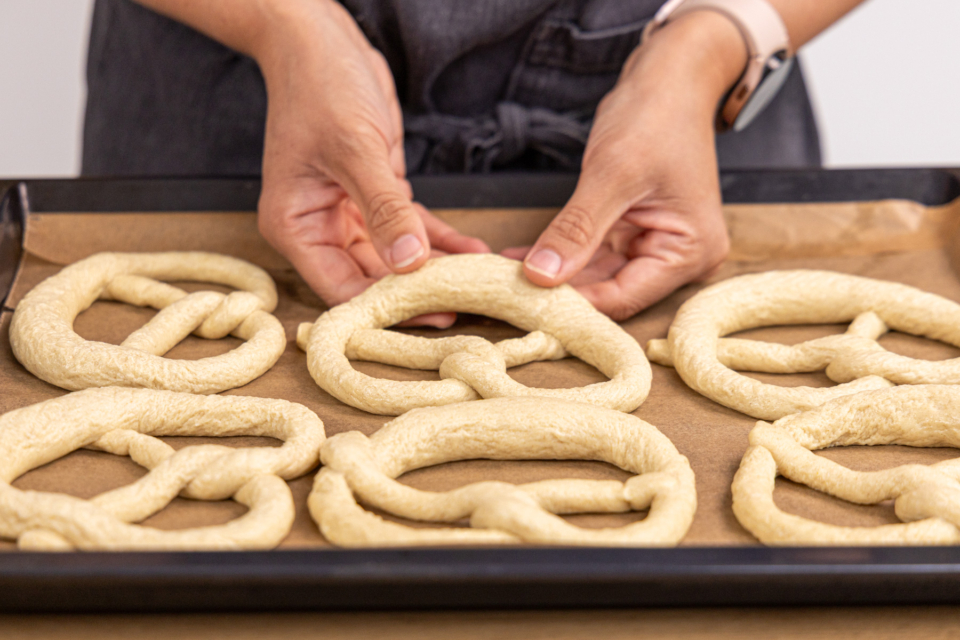 Brezel Pizza mit Weißwurst
