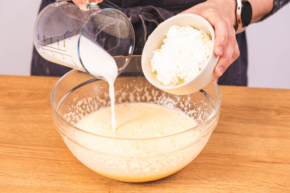 Unglaublich saftige Waffeln: dank Quark gelingen sie auch ohne Butter ...