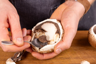 Gefüllte Portobello-Pilze aus der Pfanne